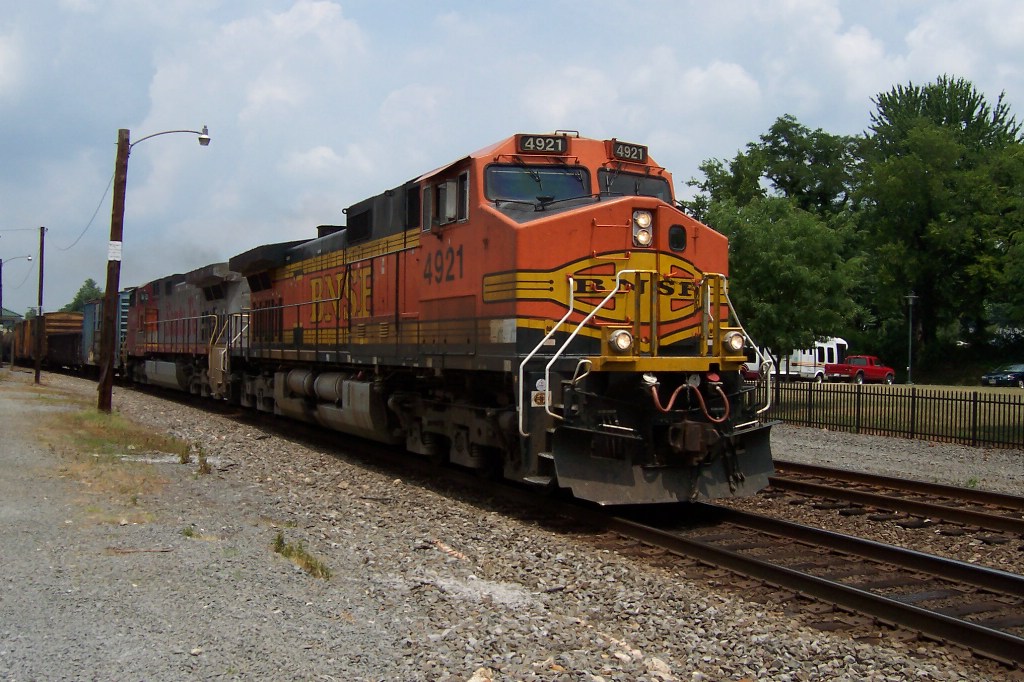 OK, Some BNSF/ATSF power shows up to break the boredom